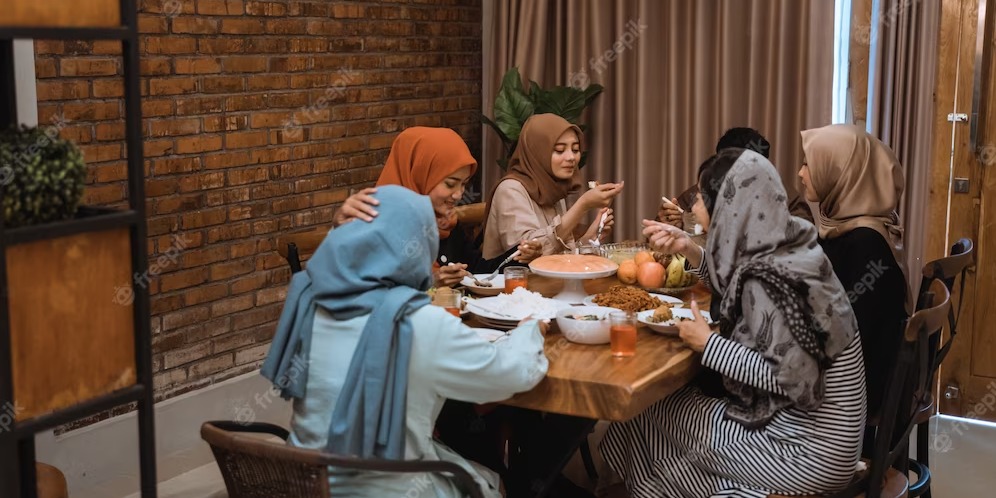 Pilihan Menu Buka Puasa Bersama Teman Kantor dan Keluarga